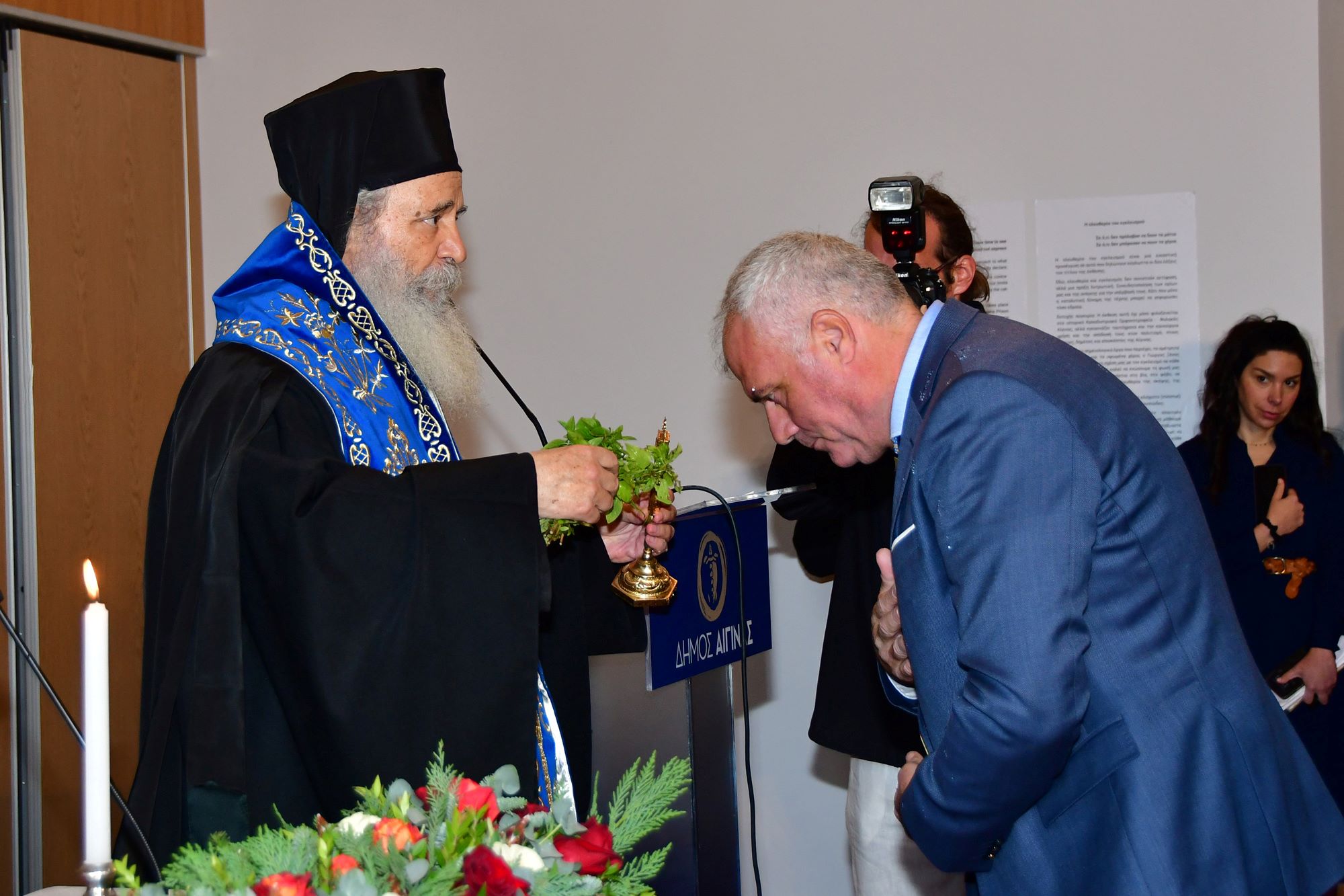 Η ορκωμοσία του Δημάρχου Αίγινας Γιάννη Ζορμπά και των μελών του νέου ...