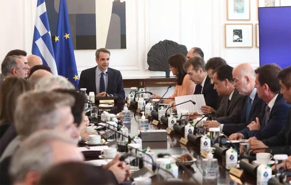 Yπουργικό συμβούλιο: Αυθαίρετα και ιδιωτική ασφάλιση για φυσικές ...